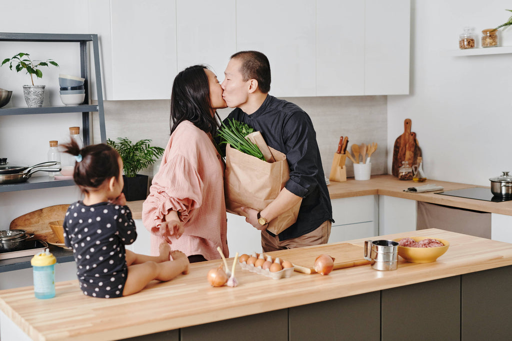 How to Teach Your Little Kids about Love and Romance – Motherswork